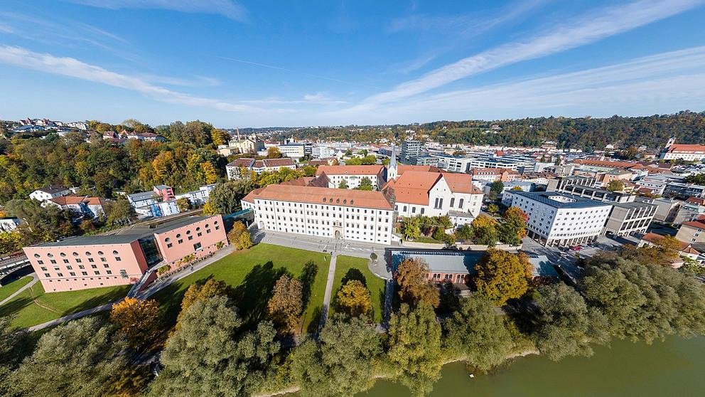 Exzellent forschen und studieren • Universität Passau