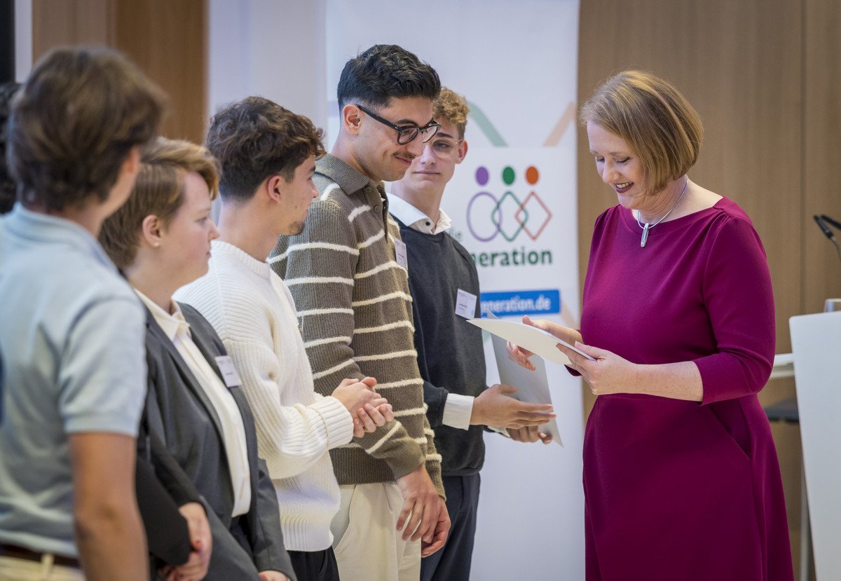 Student Thimo Thomaßen mit Ideenpreis „Spotlight Jugend“ ausgezeichnet ...