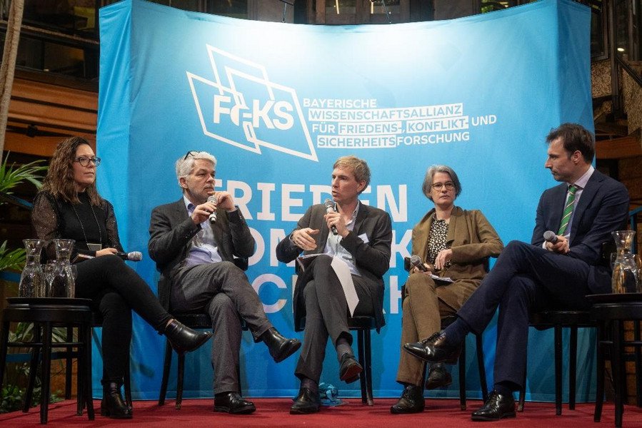 Erfolgreicher Auftakt der Bayerischen Wissenschaftsallianz für Friedens ...